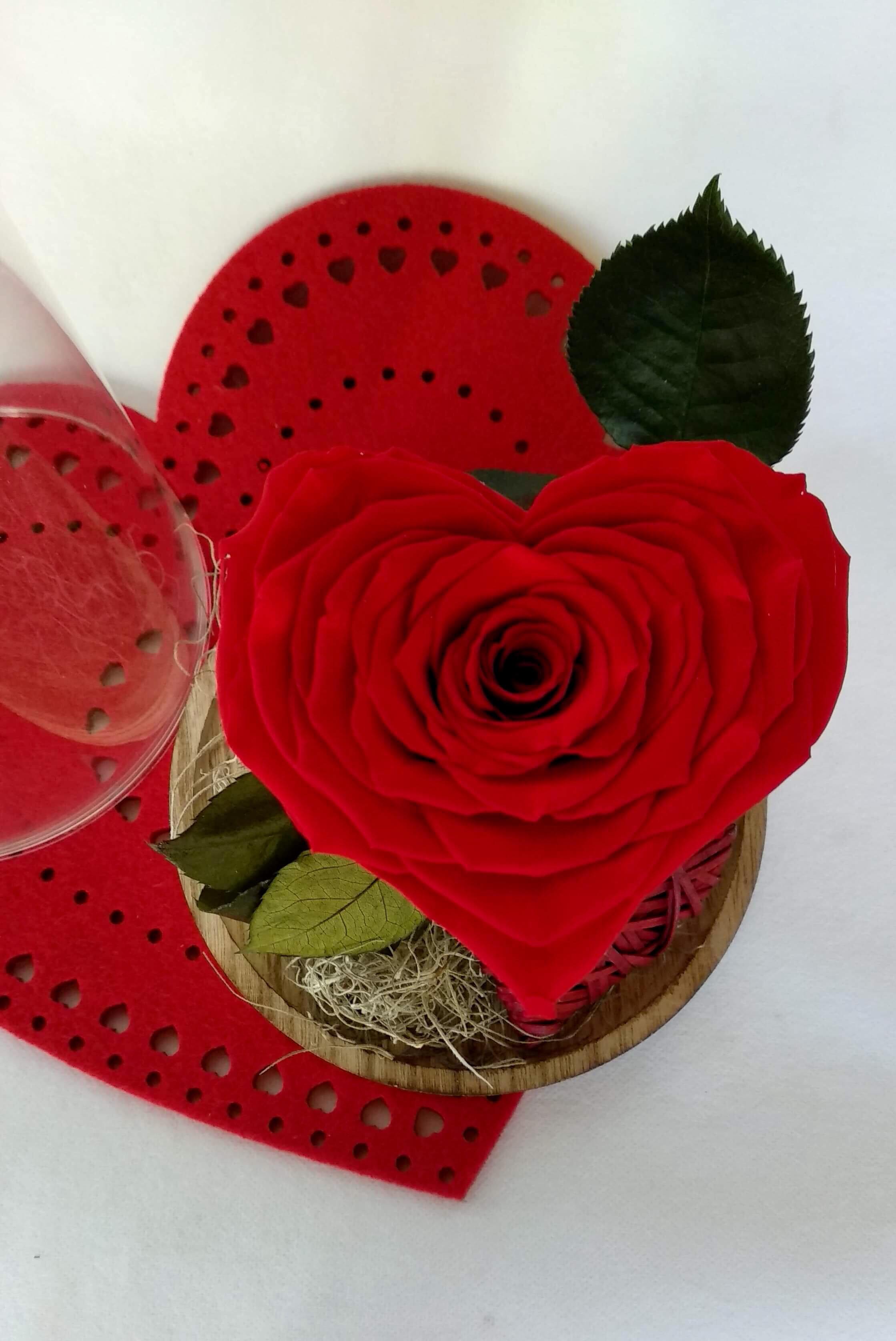 Forever Rose Καρδιά σε γυάλινη καμπάνα